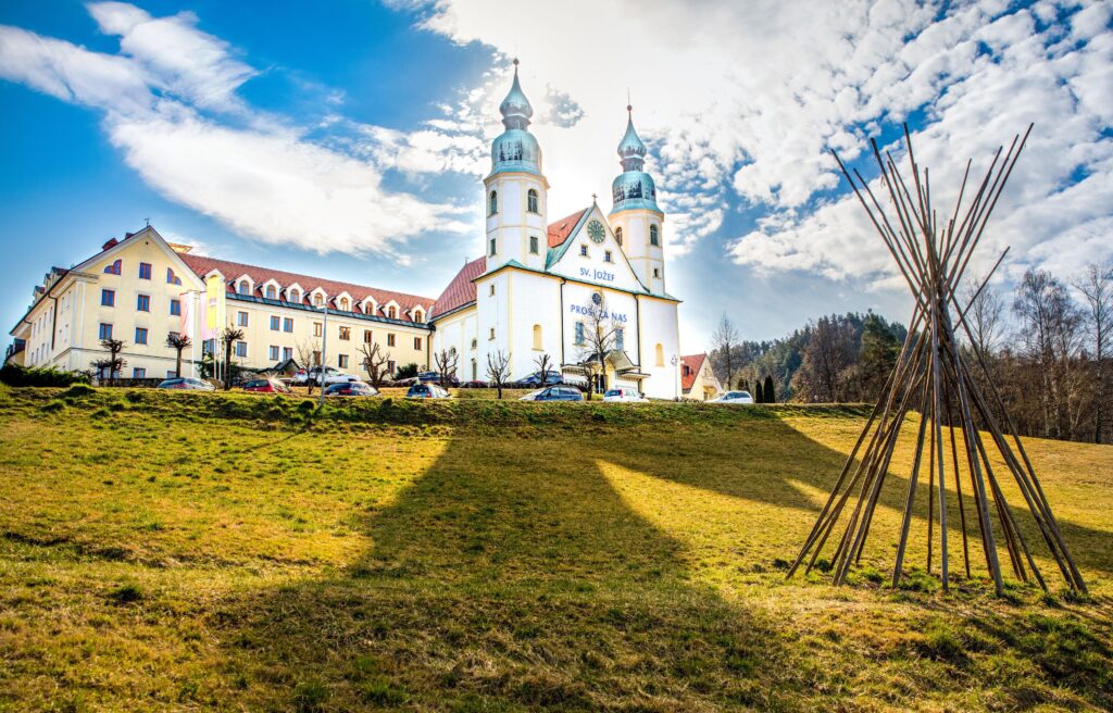DOM SV. JOŽEF - Misijonska družba - lazaristi